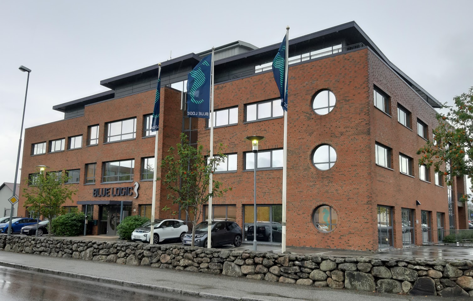 Housewarming Party - Blue Logic